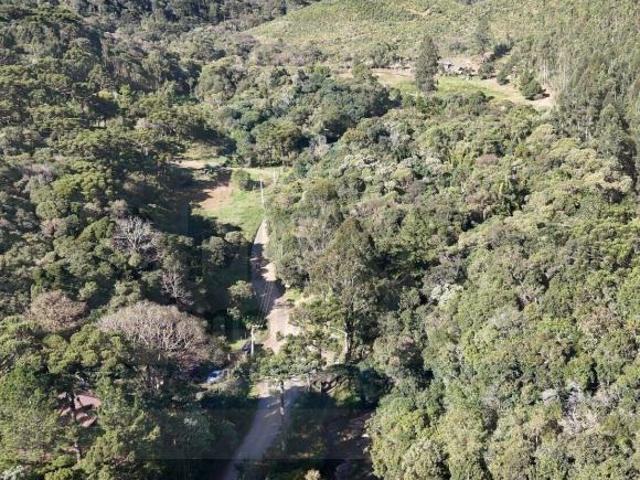 chácara à Venda – Um Verdadeiro Refúgio em Meio à Natureza!