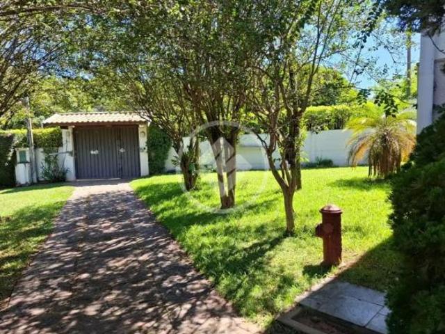 Chácara alto padrão com HABITE SE, 1.800 m2 de área total com 3 dorm/1 suíte, no Cond Grota Azul