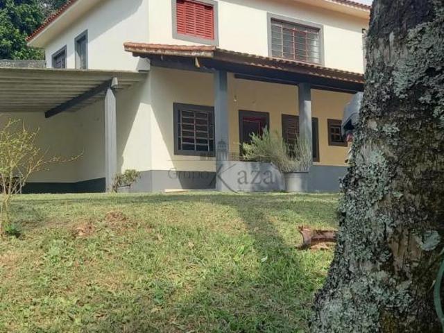 Chácara Bairro dos Freitas 5 Dormitórios 450m²