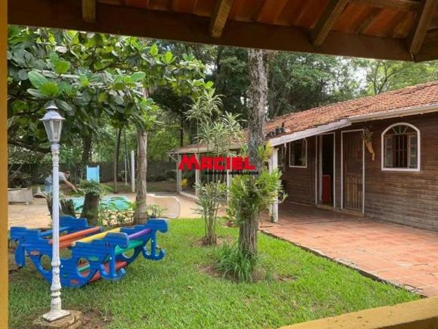 Chacara bem localizada para o desfrute da familia