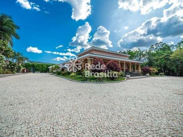 Chácara Castelo Forte à venda com porteira fechada, Jardim Botânico DF 18 KM do Balão da ESAF