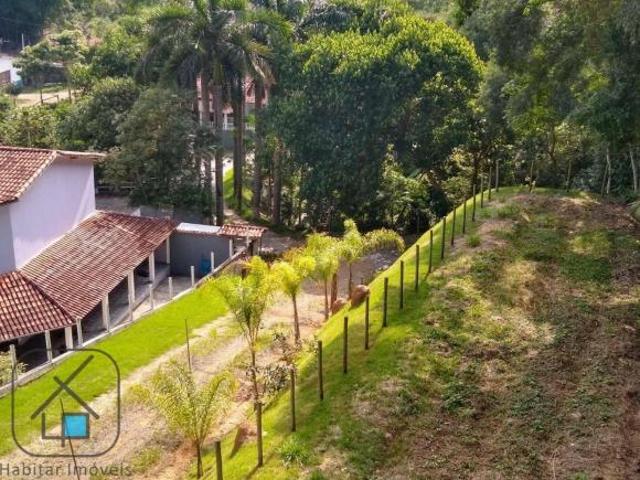 CHACARA CERCADO DE ÁREA VERDE