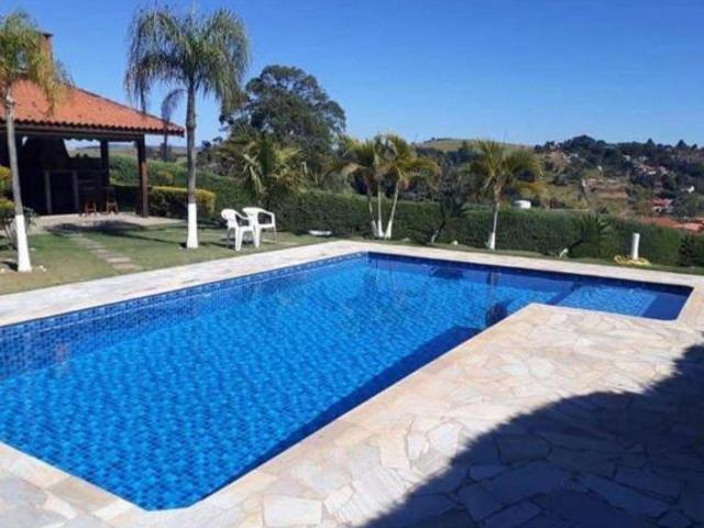Chácara com 418 metros², 4 quartos, piscina e churrasqueira em Mairinque SP