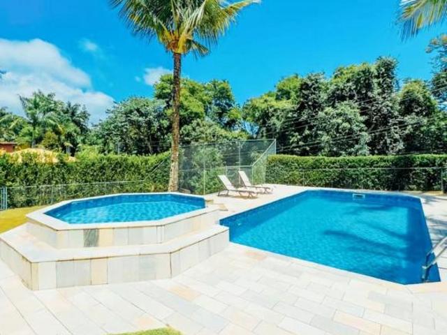 Chácara com 418 metros², 4 quartos, piscina e churrasqueira em Mairiporã SP