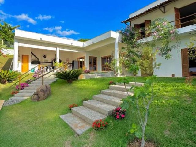 Chácara com 418 metros², 4 quartos, piscina e churrasqueira em Mairiporã SP