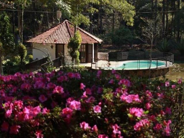 Chácara com 4 dormitórios à venda, 10000 m² por R$ 2.800.000,00 Torrão de Ouro II São José dos C