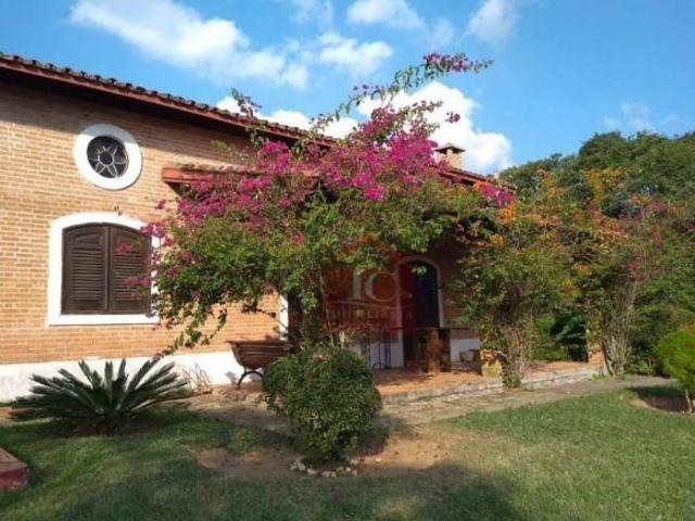 Chácara com 4 dormitórios à venda, 2400 m² por R$ 850.000,00 Cachoeira Ibiúna/SP