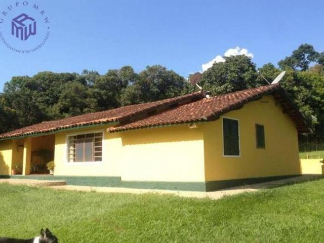 Chácara com 4 dormitórios à venda por R$ 550.000,00 Perímetro Urbano Sarapuí/SP