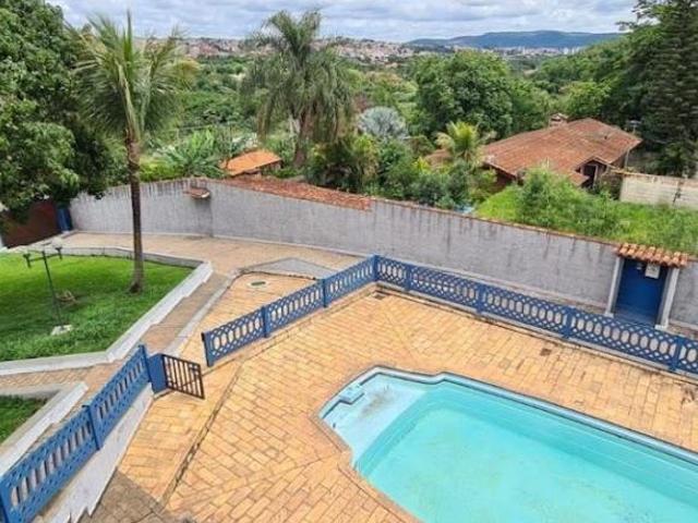 Chácara com 4 dormitórios 4 suites 1.949 m² R$ 1.800.000 Atibaia/SP