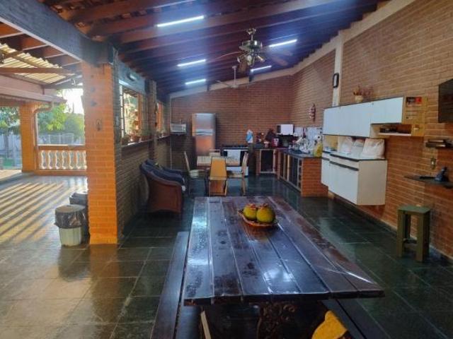 Chácara com 4 Quartos, 1 suíte, 1000 m2 à Venda em Recanto dos Dourados