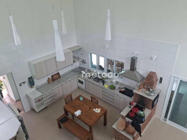 Chácara com 4 quartos à venda, 2244 m² por R$ 3.100.000 Condomínio Lago Dourado Jacareí/SP