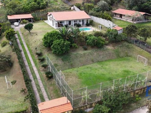 Chácara com 4 Quartos e 3 banheiros à Venda, 2.500 m² por R$ 1.600.000 Cód. ch2214