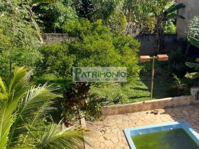 Chácara com 4 Quartos e Amplo Espaço de Lazer: Bairro Colinas do Castelo!