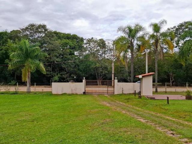 Chácara com 4 suítes + casa de caseiro, no Condomínio Estância da Colina em Salto