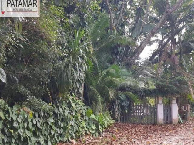 Chácara com 4.693 metros em Cotia!