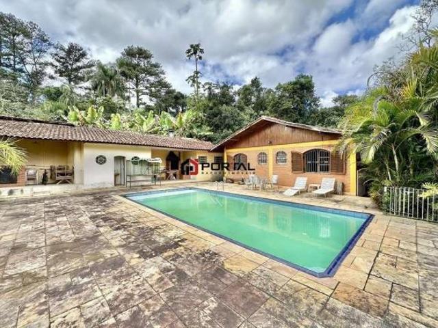 Chácara com 4.700 m²!