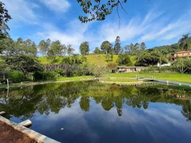 Chácara com 5 dormitórios à venda, 20000 m² por R$ 1.350.000,00 Fazenda Primavera Atibaia/SP