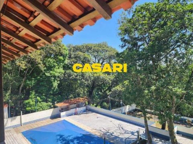 Chácara com 5 Dormitórios, Piscina e Quadras Esportivas à Venda, 6.400 m² Riacho Grande, São Berna