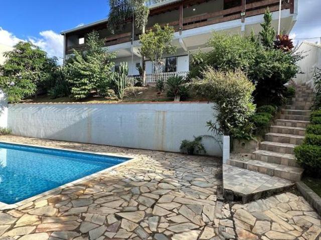 Chácara com 5 quartos e 5 banheiros, 1.000 m² por R$ 1.250.000 Cód. ch2312