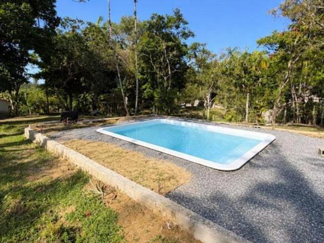 Chácara com 5 quartos e piscina em Itariri