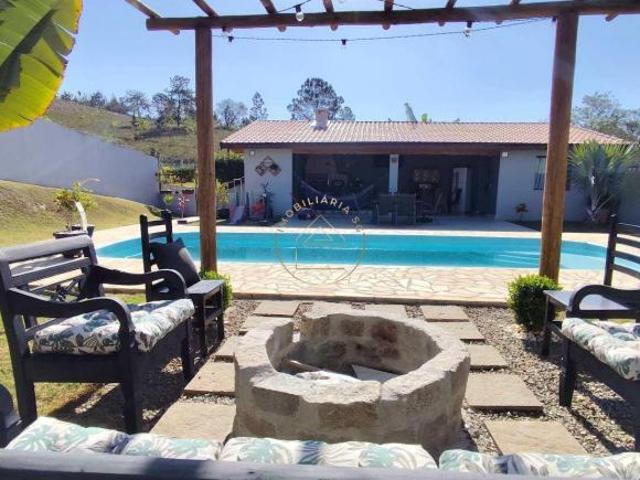 Chácara com 5 Quartos, Suíte Master e Lazer Completo R$985mil