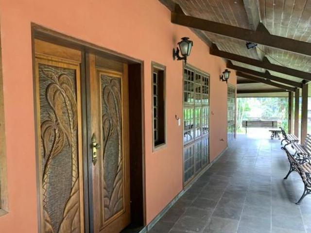 Chácara com 6 dormitórios à venda, 60000 m² por R$ 2.800.000,00 Sítio Casa Vermelha Ouro Fino Pau