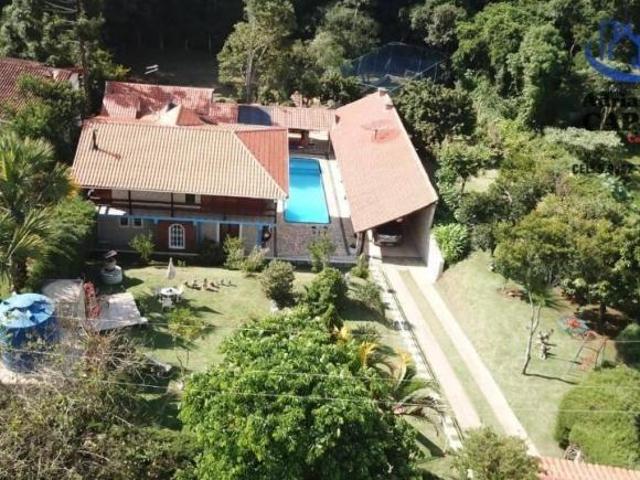 CHÁCARA COM 6 DORMITÓRIOS EM ATIBAIA