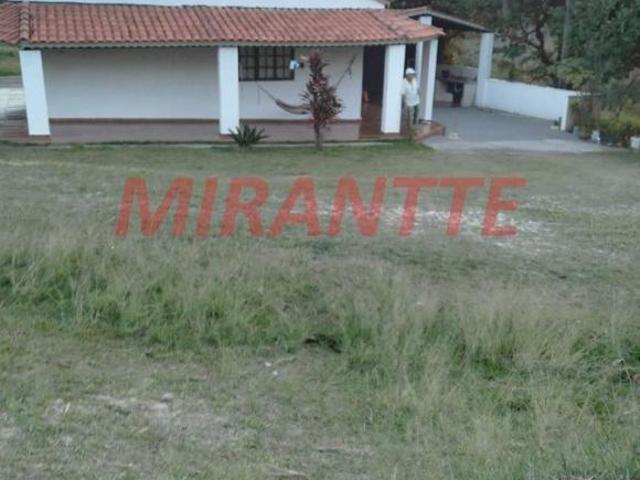 Chácara com 6 quartos