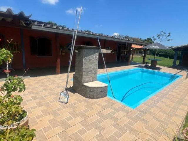 Chácara com 6 Quartos à Venda – 3.200m² de Terreno, 450m² Construídos – R$ 1.000.00
