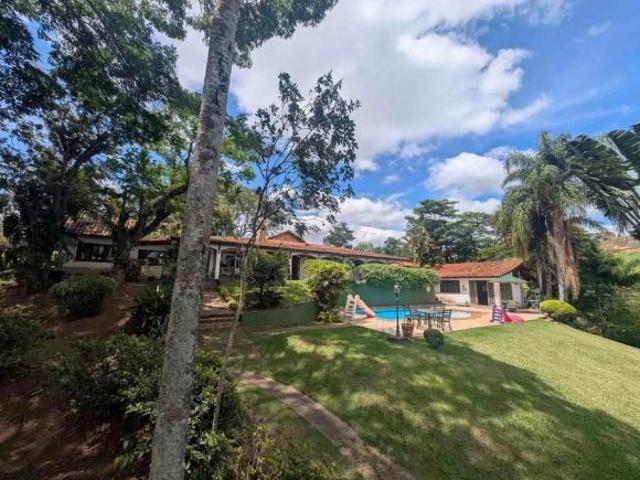 Chácara com 6 quartos em Igaratá, 2650 m² à venda, por R$1.580.000