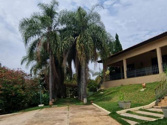 Chácara com 6 suítes, ótima localização no condominio Porta do Sol