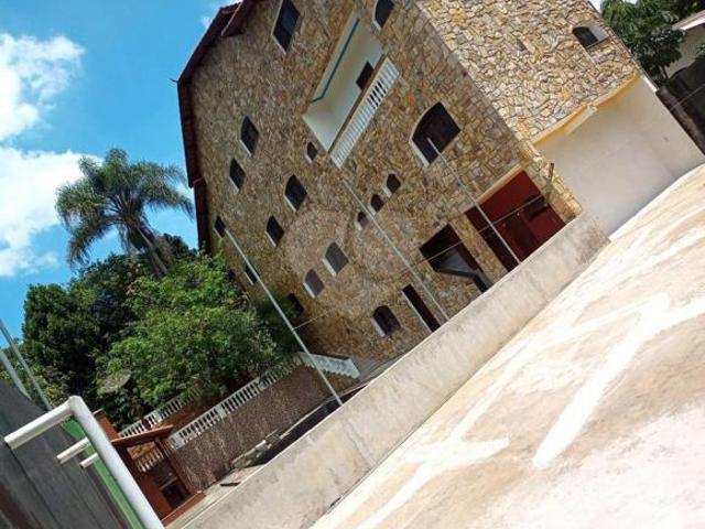 Chácara com 7 quartos à venda em Chácara santa maria SP