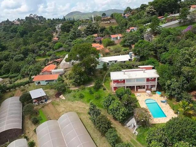 Chácara com 9.282 m2 e 8 dormitórios, completíssima! Em condominio Porta do Sol