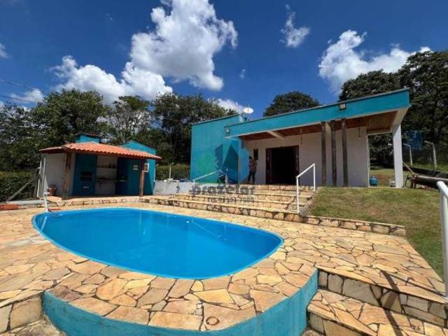 Chácara com 02 dormitórios em Mairinque