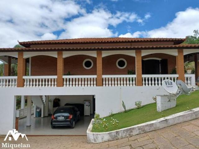Chácara com 04 dormitórios em condomínio fechado à venda em Itatiba/SP
