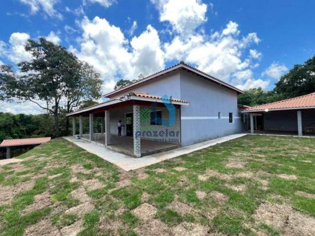 Chácara com 04 dormitórios em Mairinque