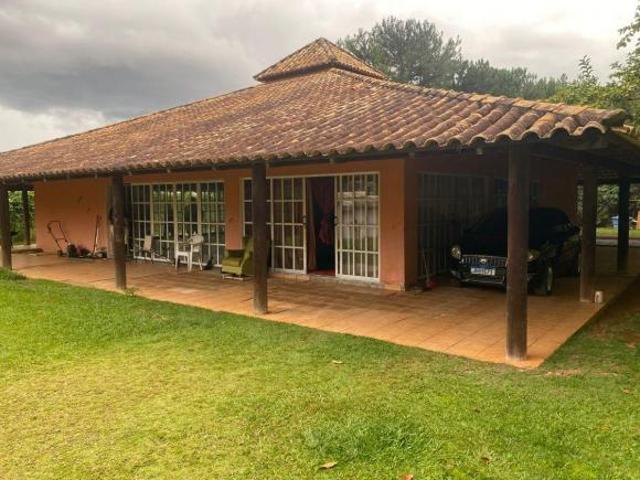 CHÁCARA COM 06 HECTARES DENTRO DO DF COM PISCINA CASAS E SALÃO DE FESTAS OTIMO P/ LOTEAMENTO!
