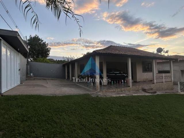 CHÁCARA COM 2 CASAS E PISCINA EM SANTA BÁRBARA D&apos OESTE SP: CONHEÇA SEU PARAÍSO PARTICULAR!