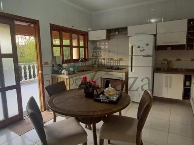 Chácara com 2 Casas Piscina e Salão de Festas no Chácaras São José