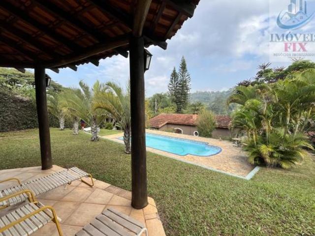 Chácara com 2 casas !