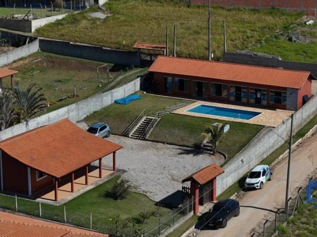 Chácara com 2 Quartos e 3 banheiros à Venda, 1.000 m² por R$ 570.000 Cód. ch2785
