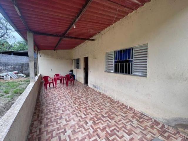Chacara com 2 quartos e espaço para piscina em Peruíbe