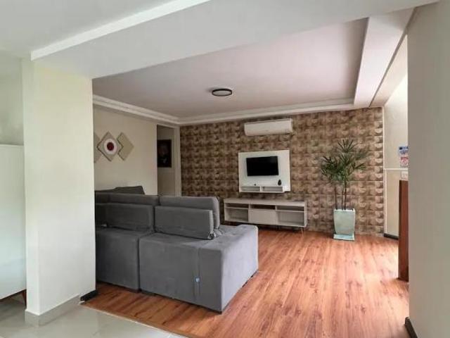 Chácara com 380 metros², 4 quartos, piscina e churrasqueira em Mairinque SP