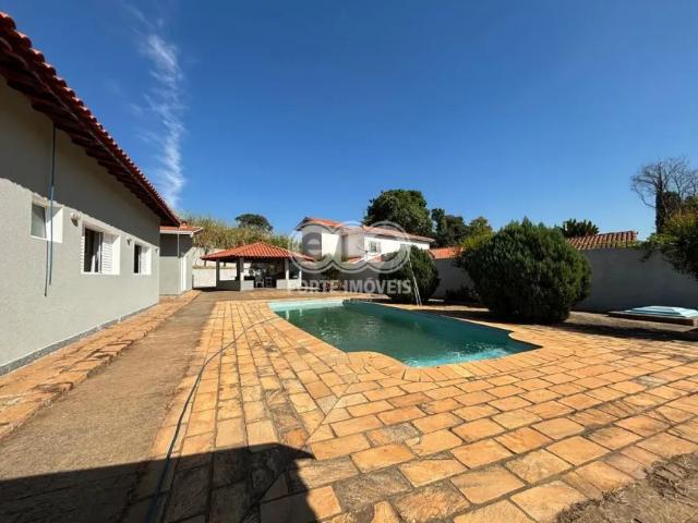 Chácara com 3 Casas á Venda localizada no Terras de Itaici