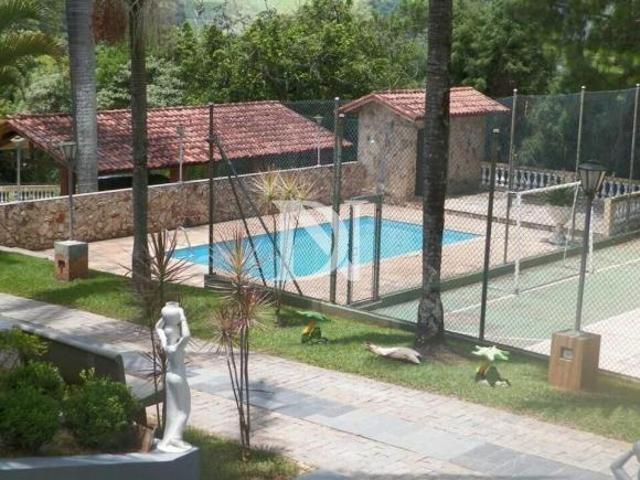 Chácara com 3 casas