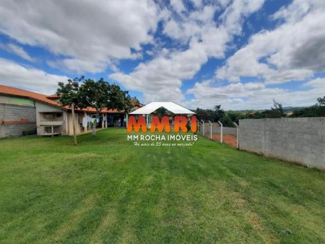 Chácara com 3 dormitórios no Residencial Alvorada Araçoiaba da Serra/SP