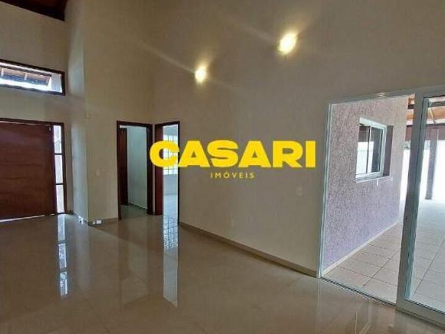 Chácara com 3 dormitórios à venda, 1121 m² por R$ 1.100.000,00 Bacaetava Vl Das Orquidea Iperó