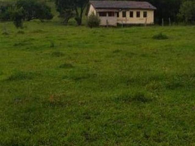 Chácara com 3 dormitórios à venda, 240000000 m² por R$ 880.000,00 Zona Rural Cunha/SP