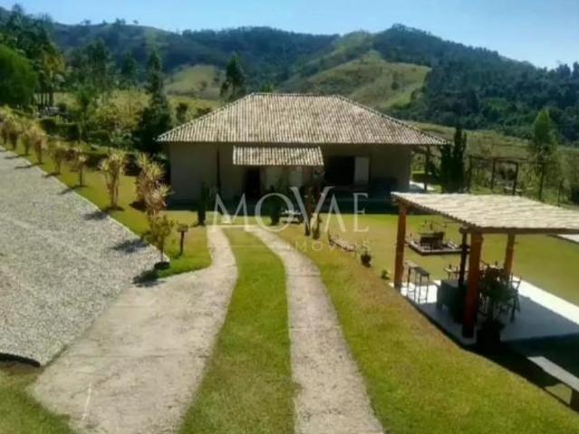 Chácara com 3 dormitórios à venda, 3200 m² por R$ 1.060.000,00 Morro Azul Paraibuna/SP