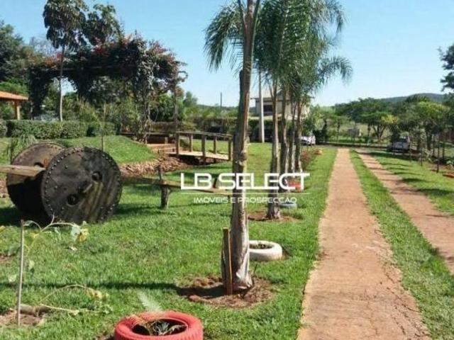 Chácara com 3 dormitórios à venda, 370 m² de área construída em terreno de 20.000 m² por R$ 1.900.00
